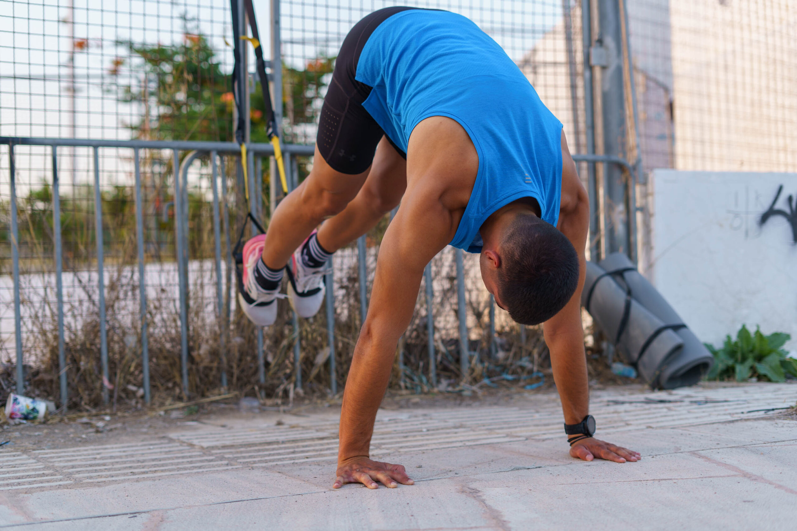 ΠΡΟΠΟΝΗΣΗ TRX: ΟΦΕΛΗ ΚΑΙ 5 ΑΣΚΗΣΕΙΣ ΕΝΔΥΝΑΜΩΣΗΣ — John Vasiliou